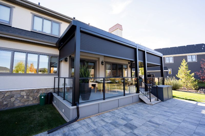 Retractable Powers Screens | Take Back Your Outdoor Space
